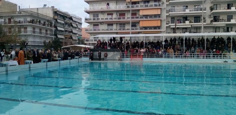 Με λαμπρότητα ο Αγιασμός των υδάτων στο κολυμβητήριο Καλαμάτας ...